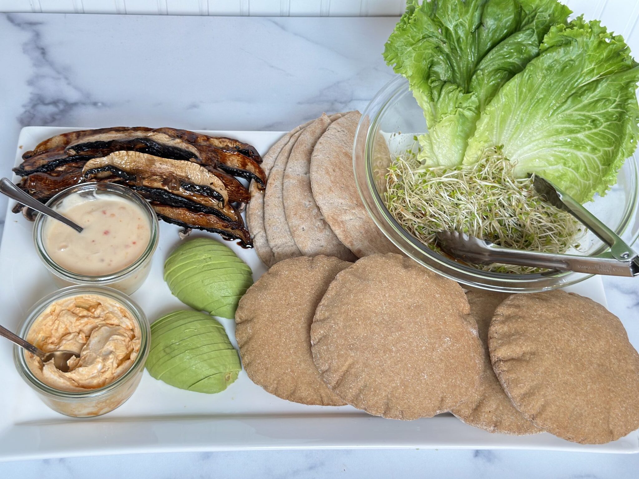 Wholewheat Pita with Avocado & Mushrooms